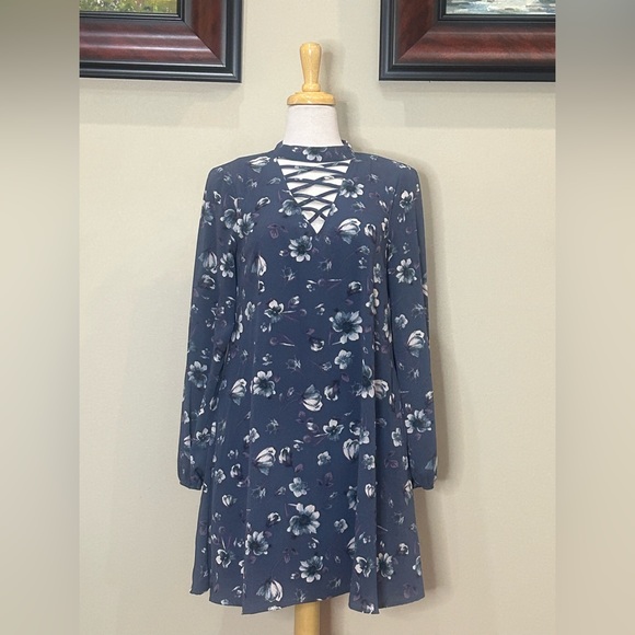 ANDREE BY UNIT | Dresses | Andree By Unit Size Small Dusty Blue Floral ...
